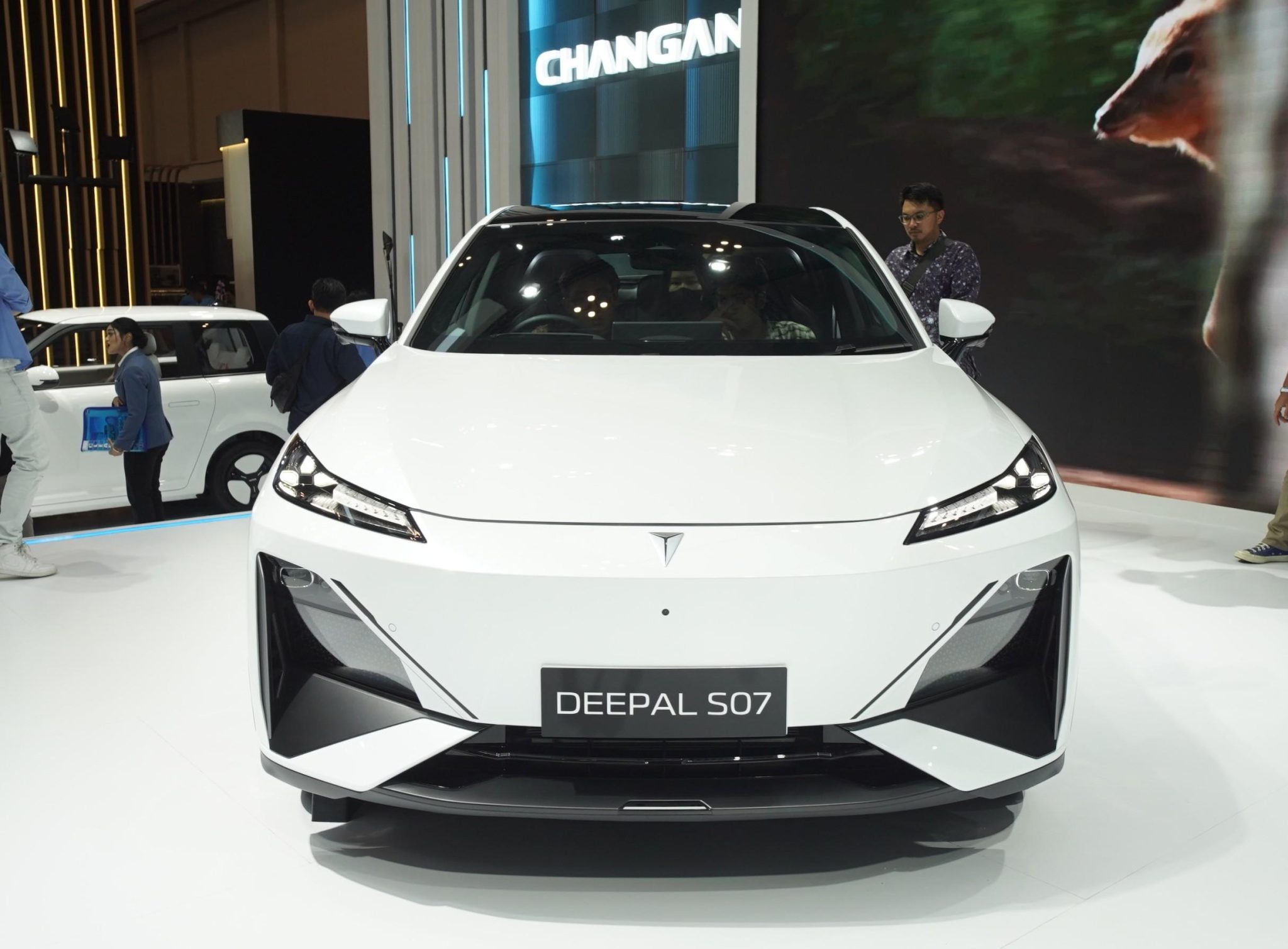 Mobil Listrik CHANGAN Lumin Dijual Murah Cuma Rp 178 Juta di GJAW 2025
